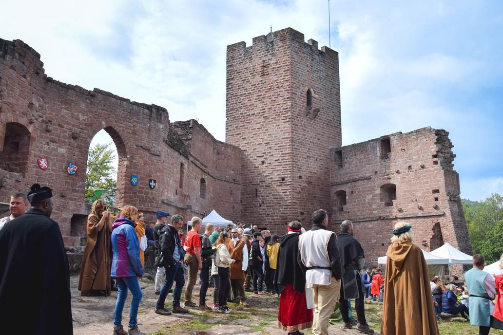 Les Médiévales de Wangenbourg : Les Créatures Légendaires - Châteaux ...